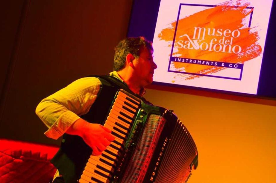 Il fisarmonicista di Cerveteri, Stefano Indino su RAI TRE con Massimo ...