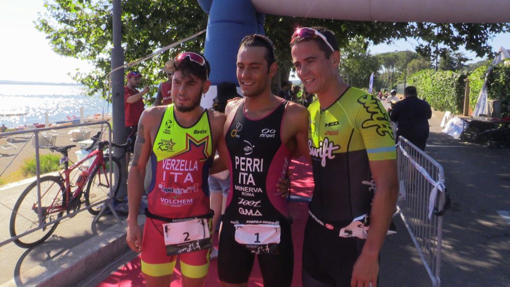 Grande successo per Bracciano Triathlon, vince il romano Matteo Perri ...